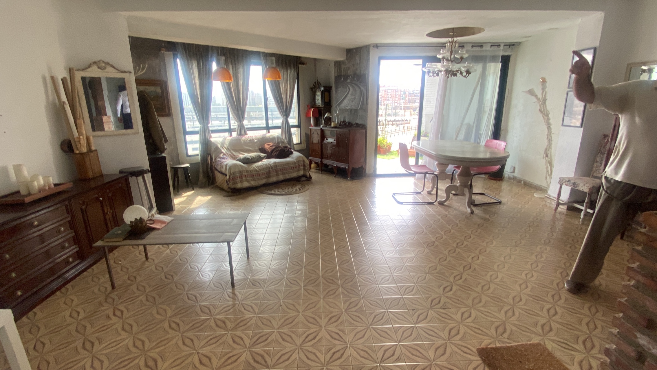 roomdesigner.ai | Transform your room with AI